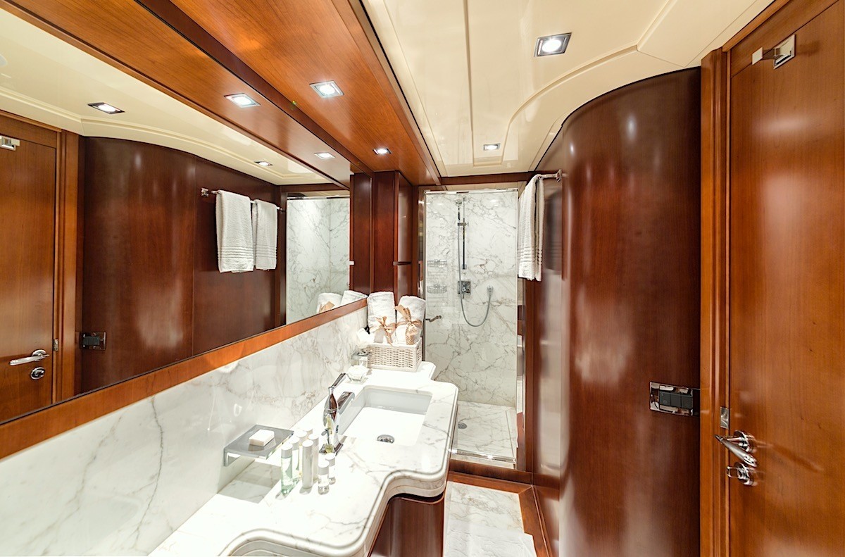 Yacht ANNE MARIE, Ferretti 97 | CHARTERWORLD Luxury Superyacht Charters